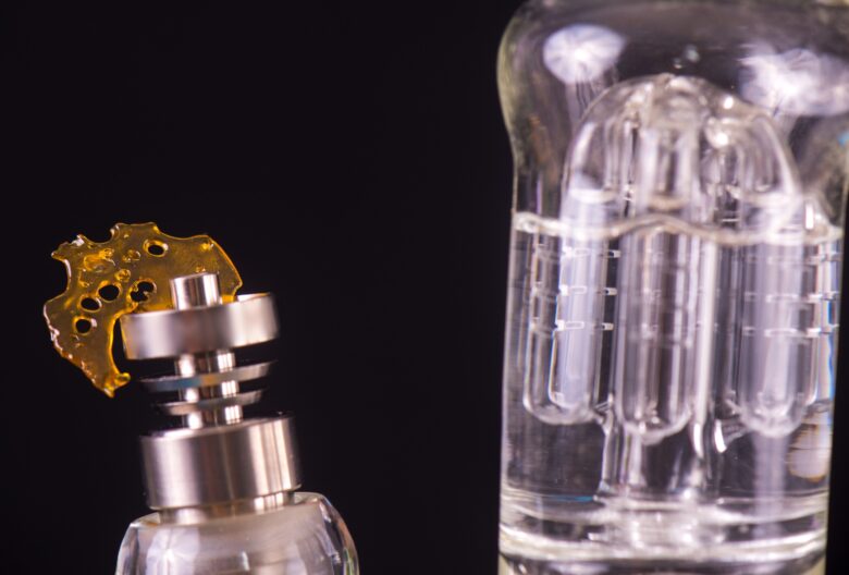 A Beginner’s Guide To Choosing The Right Dabbing Equipment - The Frisky