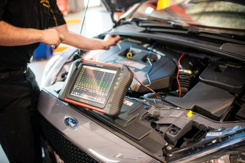 What's The Difference Between Roadside Assistance And Car Recovery ...
