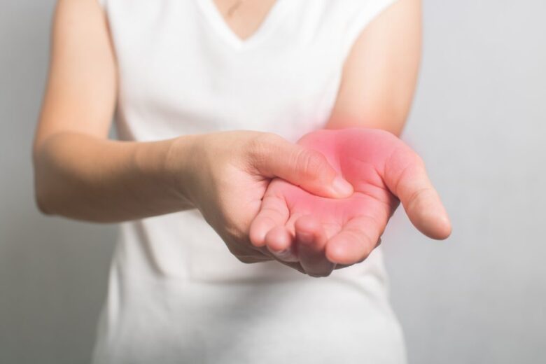 6 Causes of Severe Hand Pain and Possible Treatments - The Frisky
