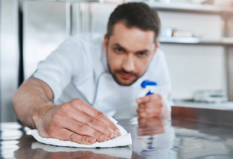 5 Restaurant Safety Tips You Shouldn't Miss - The Frisky