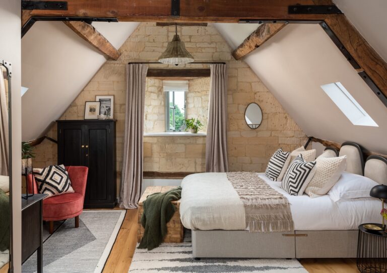 How to Turn Your Bedroom Into a Romantic Retreat? - The Frisky