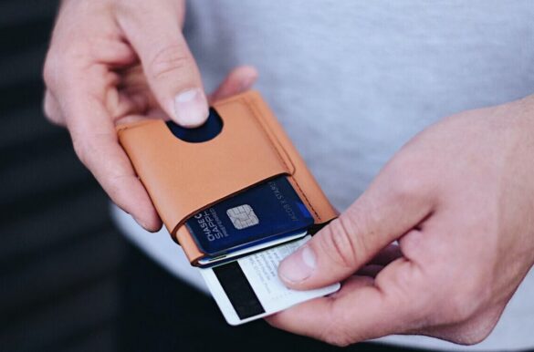 Modern Wallets: Embracing Technology for Security and Convenience - The Frisky