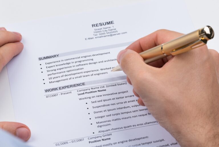 How Do Different Resume Examples Tailor to Specific Roles? - The Frisky