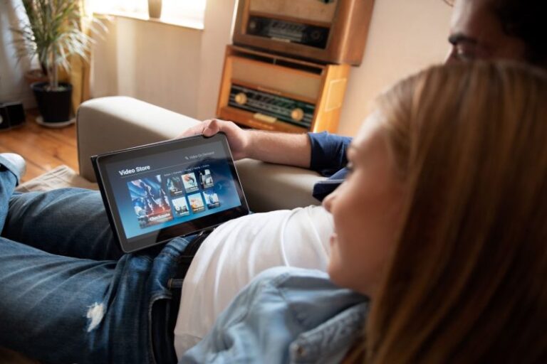 The Best Entertainment Apps for Your Phone: A World of Fun at Your ...